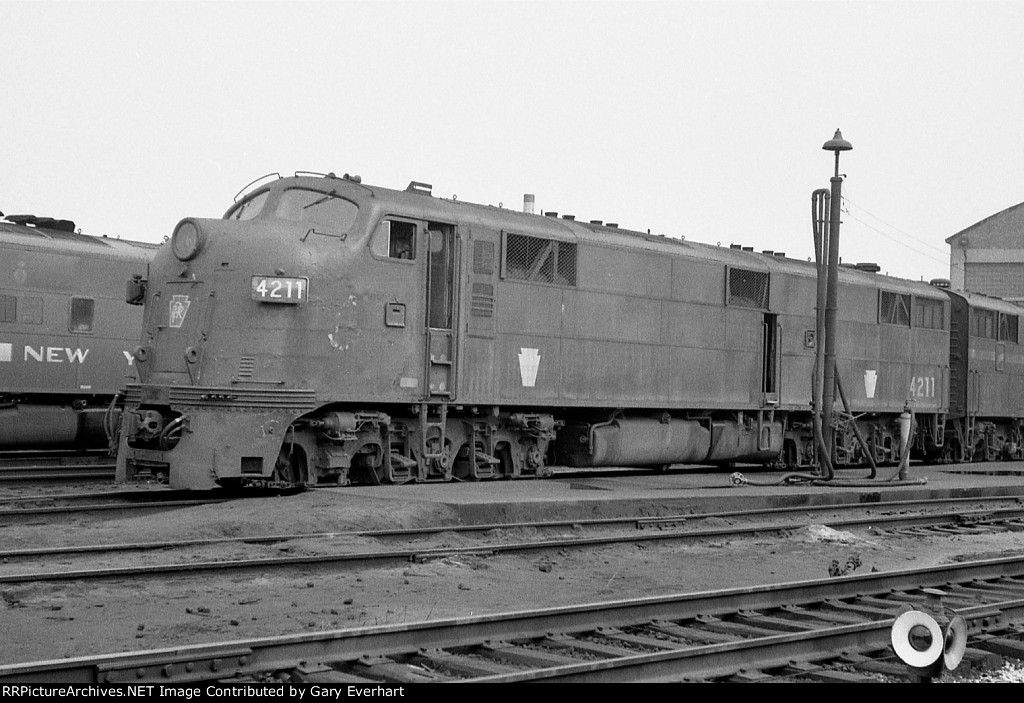 PC E7A #4211 - Penn Central